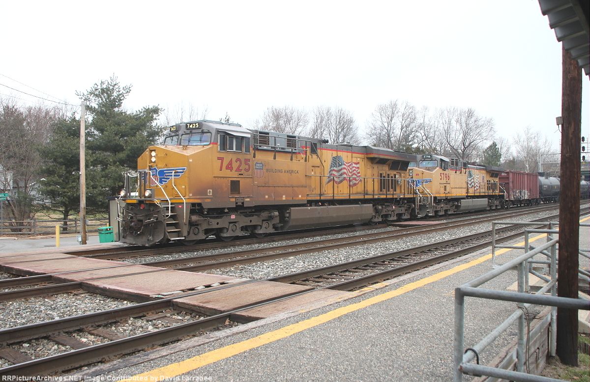 UP 7425 Leading K055